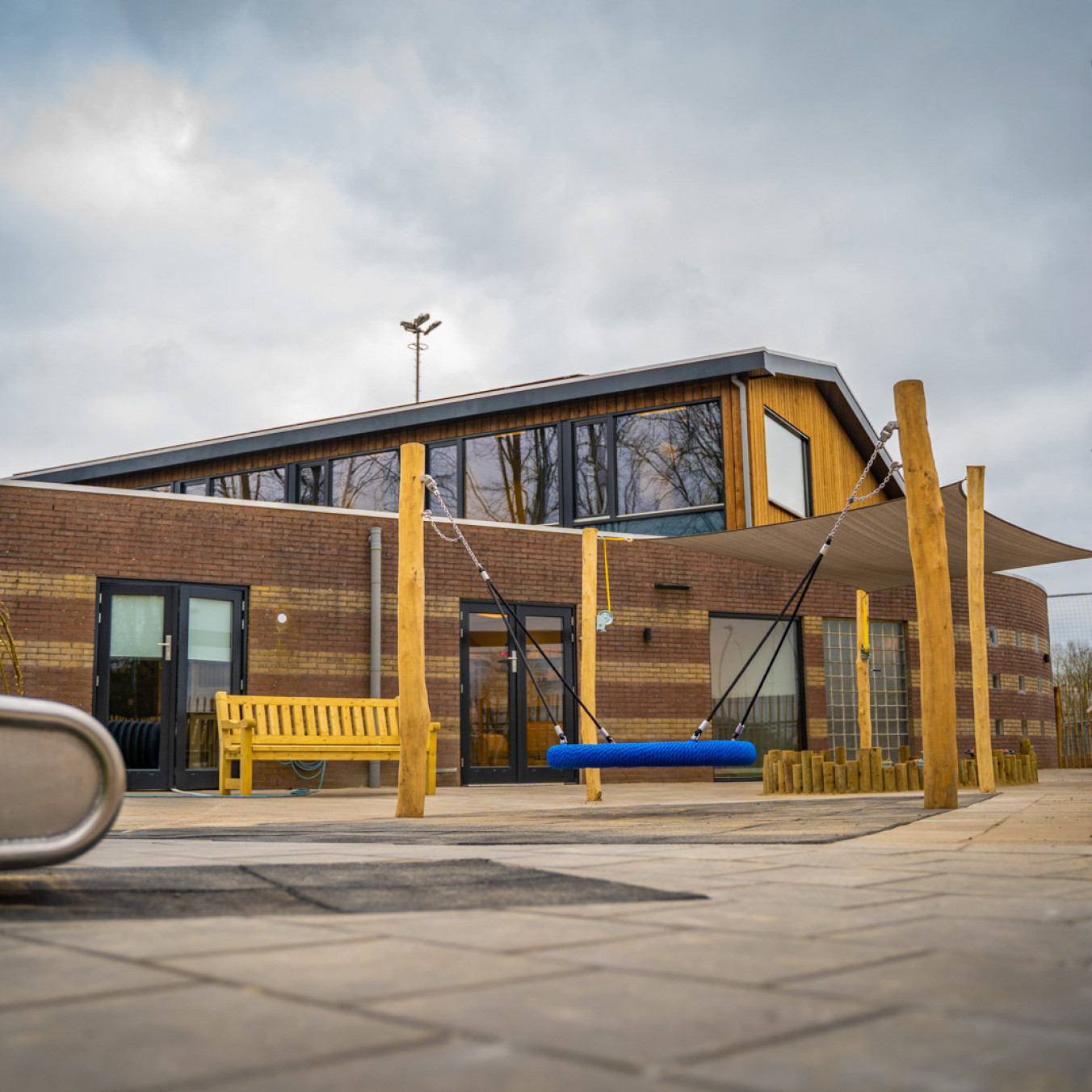 Contact - YellowBellies